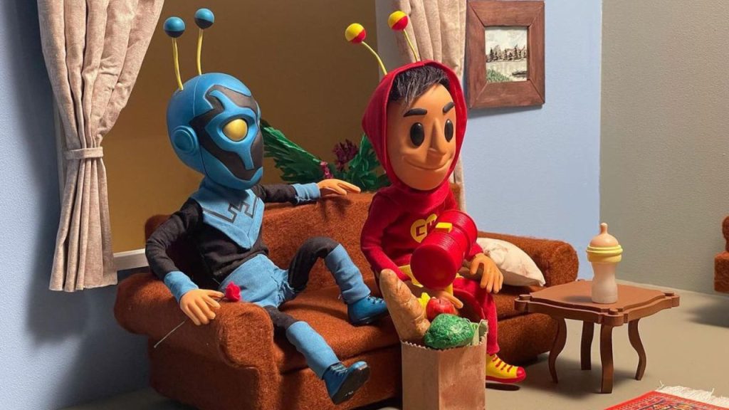 Blue Beetle y el Chapulín Colorado: Detrás de cámaras del crossover ...